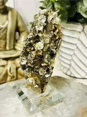 Accents | Gorgous Golden Muscovite Mica Crystals On Quartz Point | Poshmark